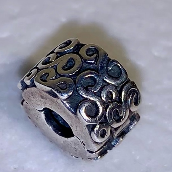 Pandora | Jewelry | Pandora Silver Swirl Serpentine Clip | Poshmark